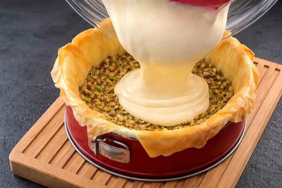 Baklava-Cheesecake-Rezept: Knusprig trifft cremig - Orientalische ...